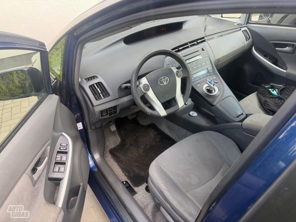 Toyota Prius 2009 in Kaunas, with an engine capacity of 1.80 L and mileage of 330 thousand km for 3850 €, photo 6 on AUTOMOTO.COM.LV
