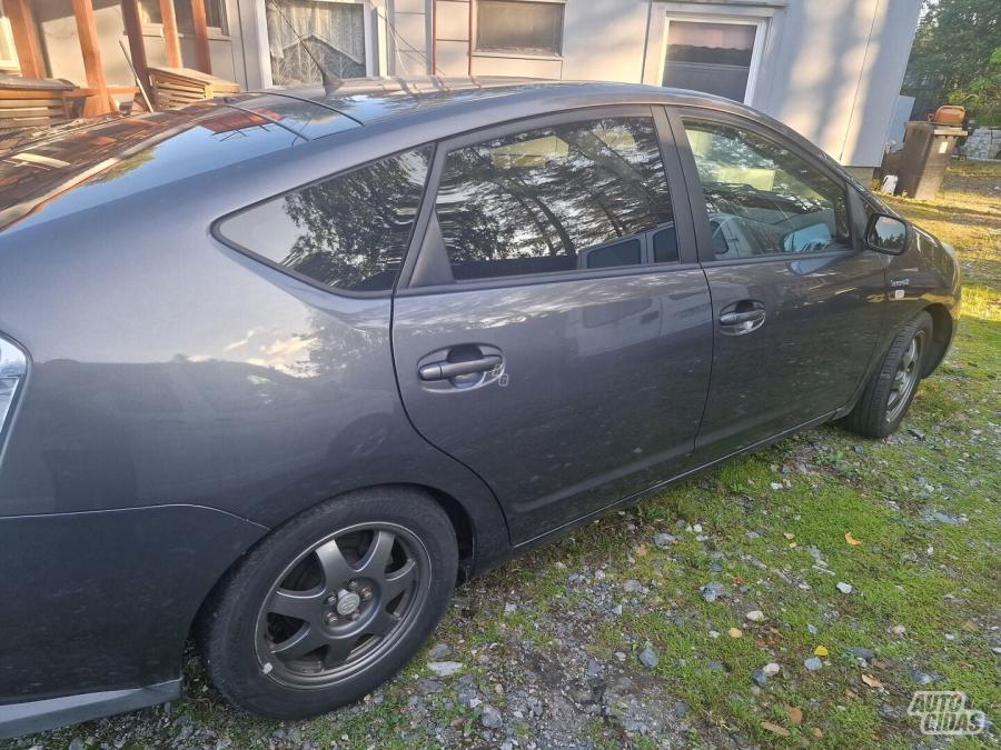 Toyota Prius 2009 in Kelme, with an engine capacity of 1.50 L and mileage of 311 thousand km for 3300 €, photo 4 on AUTOMOTO.COM.LV