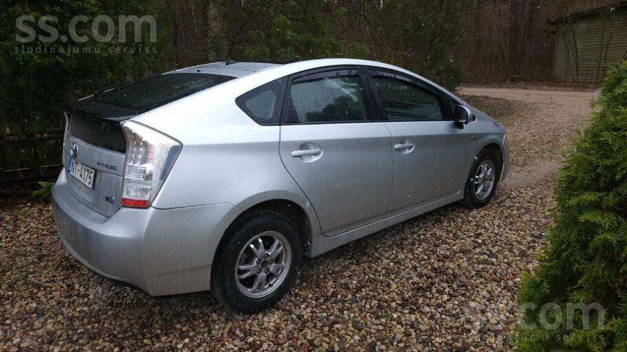 Toyota Prius 2010 Rīga, ar dzinēja tilpumu 1.80 L un nobraukumu 258 tūkst. km par 8490 €, foto 4 vietnē AUTOMOTO.COM.LV