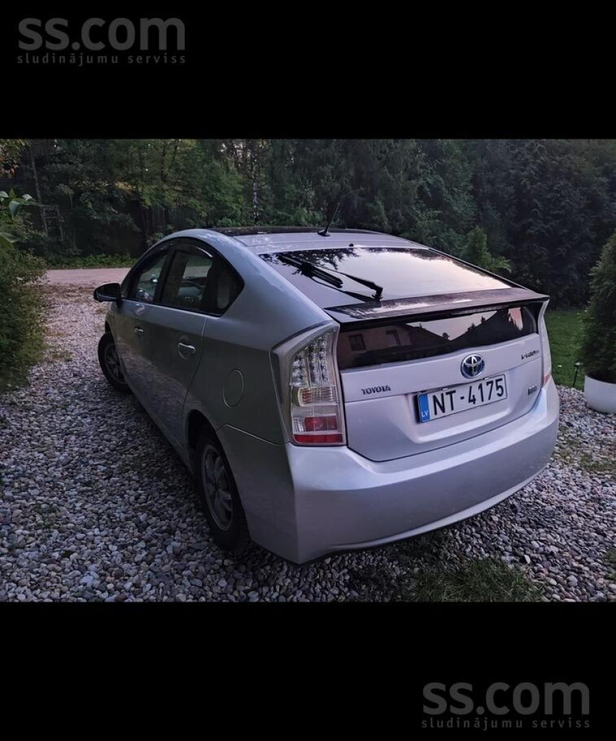 Toyota Prius 2010 Rīga, ar dzinēja tilpumu 1.80 L un nobraukumu 258 tūkst. km par 8490 €, foto 5 vietnē AUTOMOTO.COM.LV