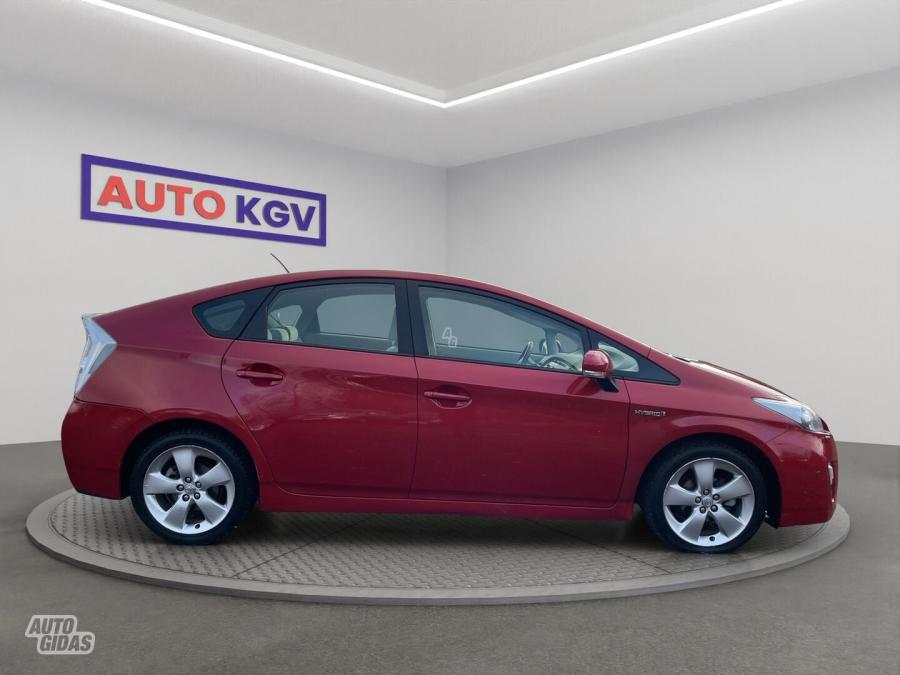 Toyota Prius 2010 in Vilnius, with an engine capacity of 1.80 L and mileage of 254 thousand km for 5999 €, photo 5 on AUTOMOTO.COM.LV