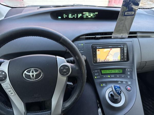 Toyota Prius 2010 Šauļi, ar dzinēja tilpumu 1.80 L un nobraukumu 111 tūkst. km par 4550 €, foto 8 vietnē AUTOMOTO.COM.LV