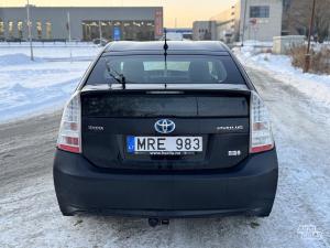 Toyota Prius 2010 in Siauliai, with an engine capacity of 1.80 L and mileage of 111 thousand km for 4550 €, photo 4 on AUTOMOTO.COM.LV