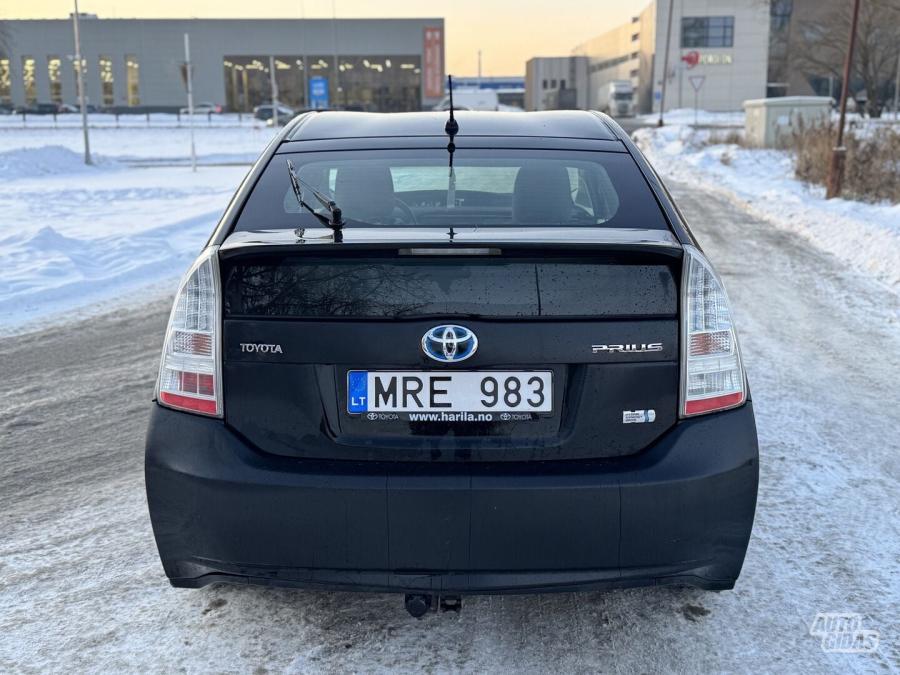 Toyota Prius 2010 in Siauliai, with an engine capacity of 1.80 L and mileage of 111 thousand km for 4550 €, photo 4 on AUTOMOTO.COM.LV
