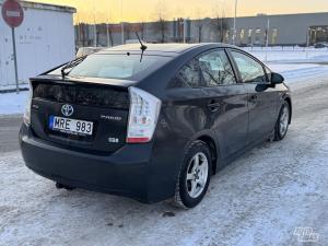 Toyota Prius 2010 in Siauliai, with an engine capacity of 1.80 L and mileage of 111 thousand km for 4550 €, photo 5 on AUTOMOTO.COM.LV