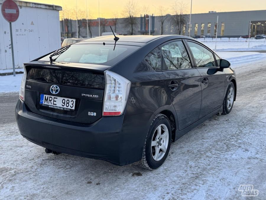 Toyota Prius 2010 in Siauliai, with an engine capacity of 1.80 L and mileage of 111 thousand km for 4550 €, photo 5 on AUTOMOTO.COM.LV