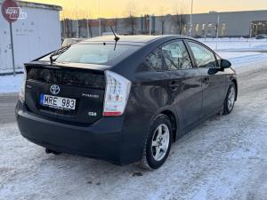 Toyota Prius 2010 in Siauliai, with an engine capacity of 1.80 L and mileage of 500 thousand km for 4550 €, photo 5 on AUTOMOTO.COM.LV