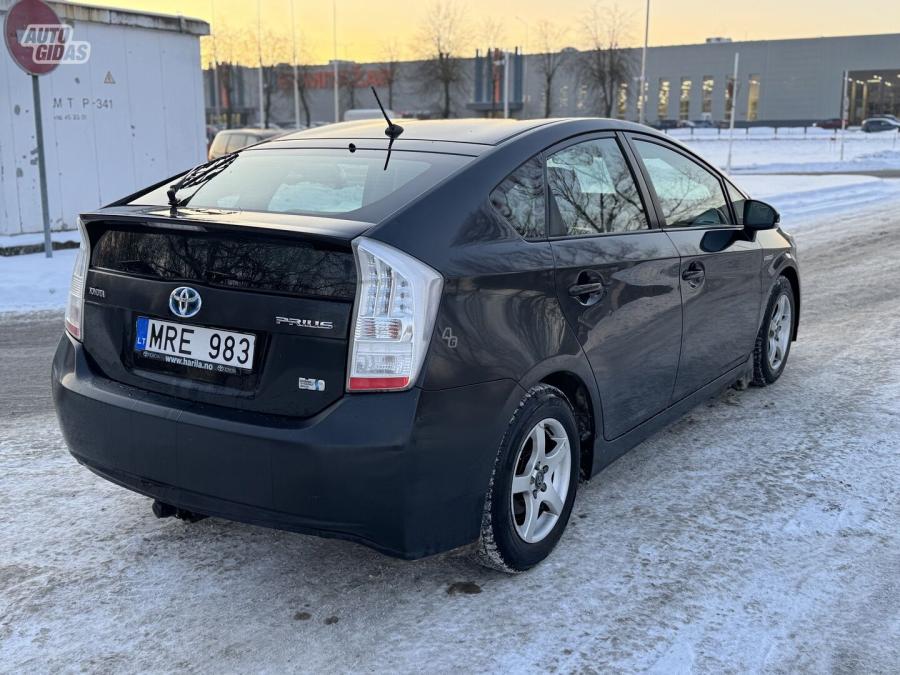 Toyota Prius 2010 in Siauliai, with an engine capacity of 1.80 L and mileage of 500 thousand km for 4550 €, photo 5 on AUTOMOTO.COM.LV
