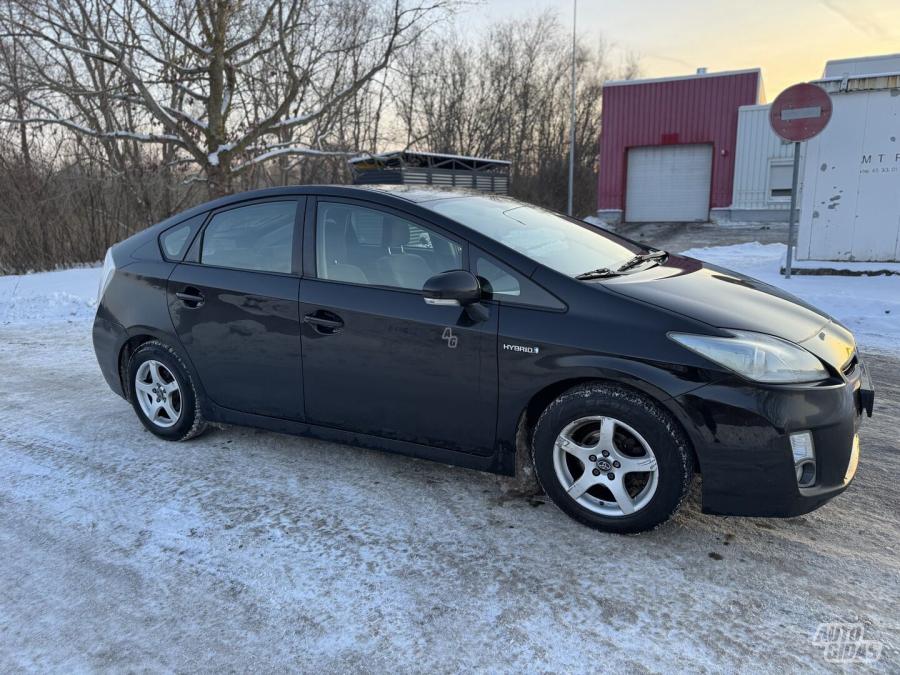 Toyota Prius 2010 in Siauliai, with an engine capacity of 1.80 L and mileage of 500 thousand km for 4550 €, photo 6 on AUTOMOTO.COM.LV