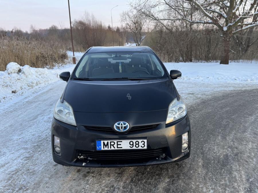 Toyota Prius 2010 in Siauliai, with an engine capacity of 1.80 L and mileage of 500 thousand km for 4550 €, photo 8 on AUTOMOTO.COM.LV