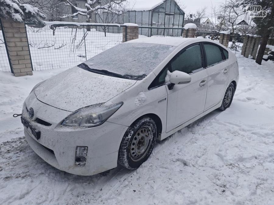 Toyota Prius 2010 in Vilnius, with an engine capacity of 1.80 L and mileage of 306 thousand km for 3550 €, photo 4 on AUTOMOTO.COM.LV