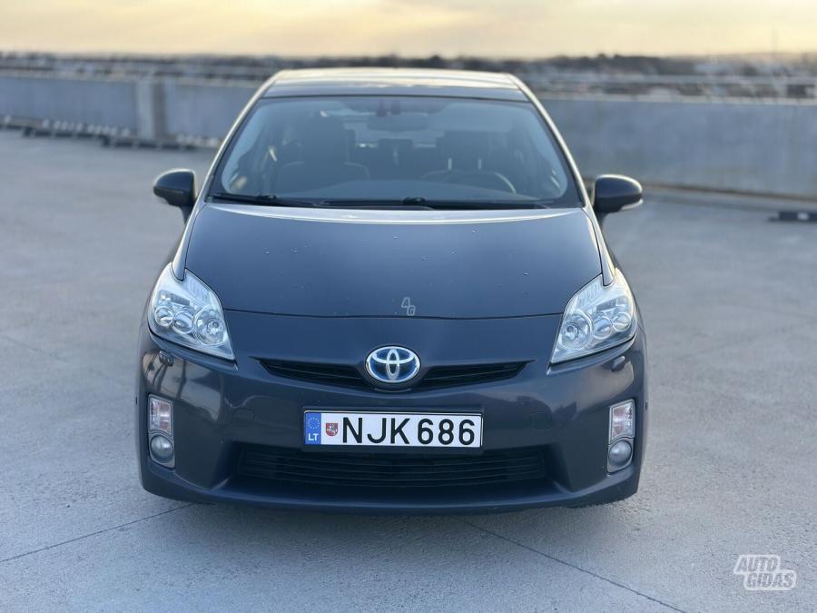 Toyota Prius 2010 in Vilnius, with an engine capacity of 1.80 L and mileage of 335 thousand km for 4250 €, photo 3 on AUTOMOTO.COM.LV