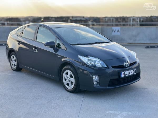 Toyota Prius 2010 in Vilnius, with an engine capacity of 1.80 L and mileage of 335 thousand km for 4250 €, photo 3 on AUTOMOTO.COM.LV