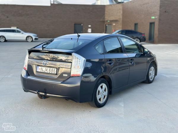 Toyota Prius 2010 in Vilnius, with an engine capacity of 1.80 L and mileage of 335 thousand km for 4250 €, photo 5 on AUTOMOTO.COM.LV