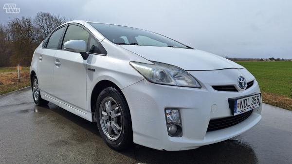 Toyota Prius 2010 Radviliškis, ar dzinēja tilpumu 1.80 L un nobraukumu 314 tūkst. km par 5400 €, foto 3 vietnē AUTOMOTO.COM.LV
