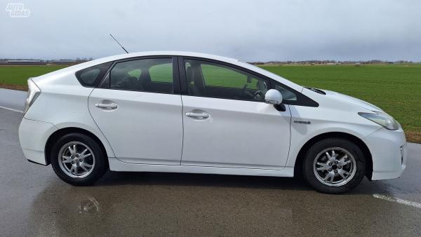 Toyota Prius 2010 Radviliškis, ar dzinēja tilpumu 1.80 L un nobraukumu 314 tūkst. km par 5400 €, foto 4 vietnē AUTOMOTO.COM.LV
