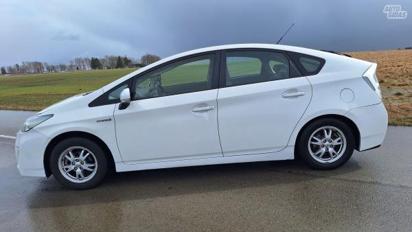 Toyota Prius 2010 Radviliškis, ar dzinēja tilpumu 1.80 L un nobraukumu 314 tūkst. km par 5400 €, foto 8 vietnē AUTOMOTO.COM.LV