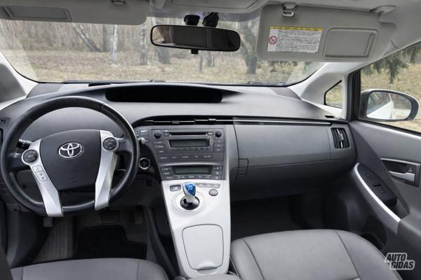 Toyota Prius 2010 Šauļi, ar dzinēja tilpumu 1.80 L un nobraukumu 334 tūkst. km par 6000 €, foto 6 vietnē AUTOMOTO.COM.LV