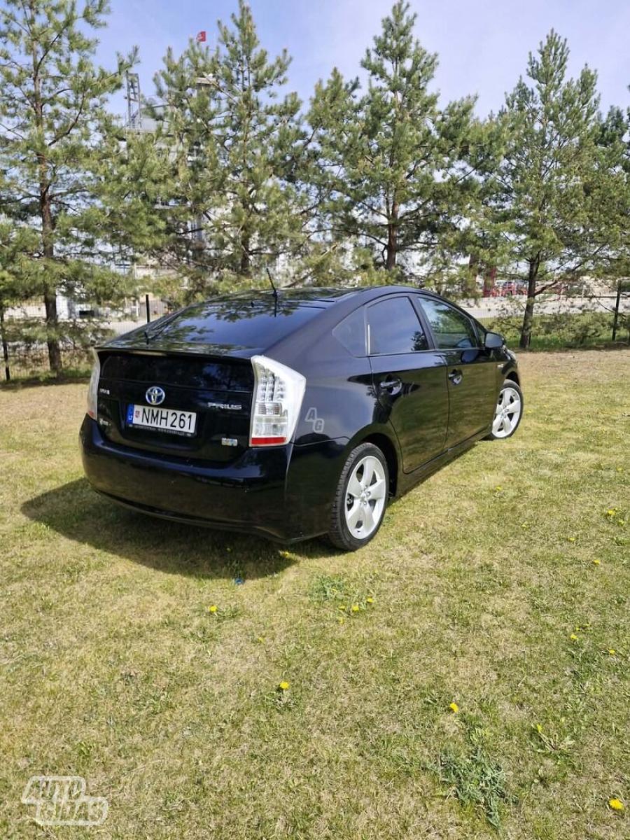 Toyota Prius 2010 Šauļi, ar dzinēja tilpumu 1.80 L un nobraukumu 246 tūkst. km par 7000 €, foto 4 vietnē AUTOMOTO.COM.LV