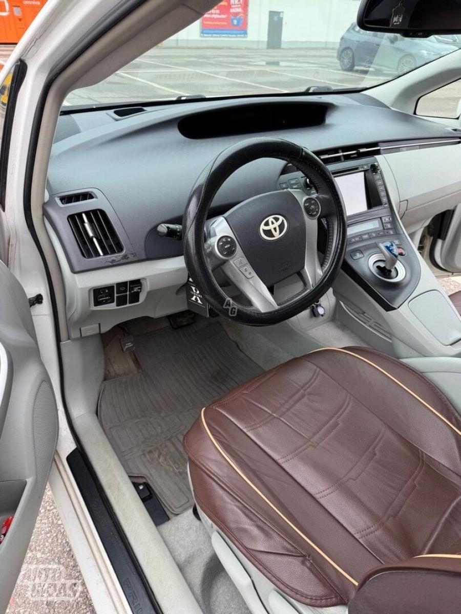 Toyota Prius 2010 Viļņa, ar dzinēja tilpumu 1.80 L un nobraukumu 507 tūkst. km par 6000 €, foto 5 vietnē AUTOMOTO.COM.LV
