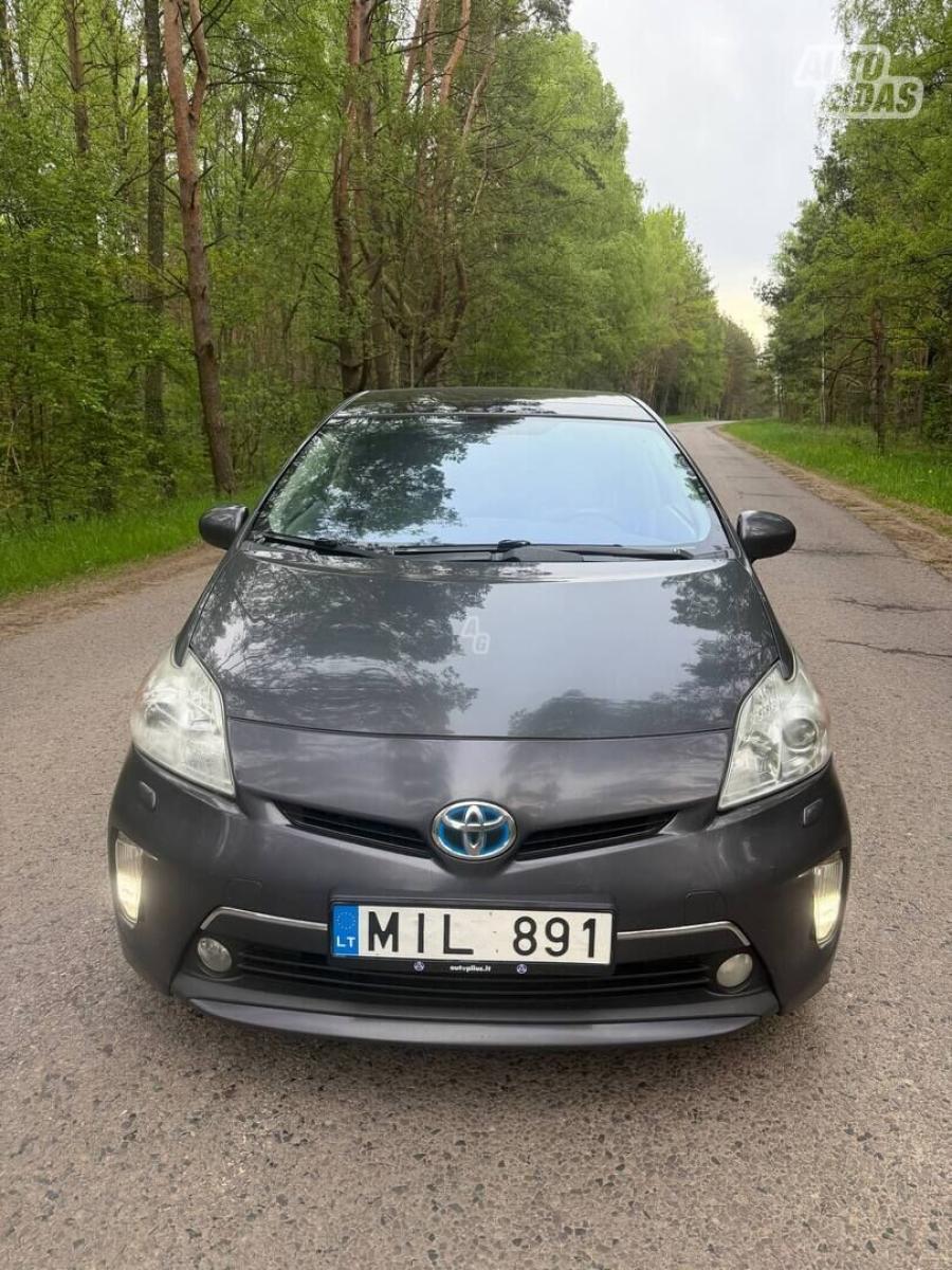 Toyota Prius 2010 Viļņa, ar dzinēja tilpumu 1.80 L un nobraukumu 500 tūkst. km par 5500 €, foto 3 vietnē AUTOMOTO.COM.LV