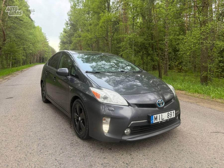 Toyota Prius 2010 Viļņa, ar dzinēja tilpumu 1.80 L un nobraukumu 500 tūkst. km par 5500 €, foto 4 vietnē AUTOMOTO.COM.LV