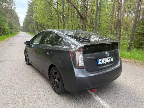 Toyota Prius 2010 Viļņa, ar dzinēja tilpumu 1.80 L un nobraukumu 500 tūkst. km par 5500 €, foto 4 vietnē AUTOMOTO.COM.LV
