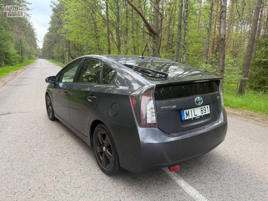 Toyota Prius 2010 Viļņa, ar dzinēja tilpumu 1.80 L un nobraukumu 500 tūkst. km par 5500 €, foto 5 vietnē AUTOMOTO.COM.LV