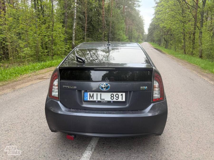 Toyota Prius 2010 Viļņa, ar dzinēja tilpumu 1.80 L un nobraukumu 500 tūkst. km par 5500 €, foto 6 vietnē AUTOMOTO.COM.LV