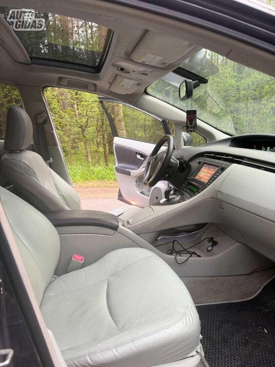 Toyota Prius 2010 Viļņa, ar dzinēja tilpumu 1.80 L un nobraukumu 500 tūkst. km par 5500 €, foto 9 vietnē AUTOMOTO.COM.LV