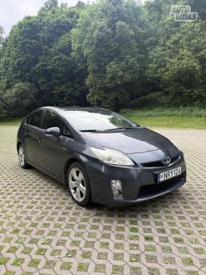 Toyota Prius 2010 Viļņa, ar dzinēja tilpumu 1.80 L un nobraukumu 418 tūkst. km par 5350 €, foto  vietnē AUTOMOTO.COM.LV