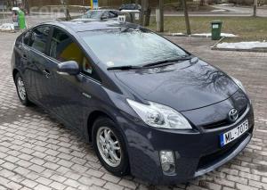 Toyota Prius 2010 in Riga, with an engine capacity of 1.80 L and mileage of 322 thousand km for 4200 €, photo 3 on AUTOMOTO.COM.LV
