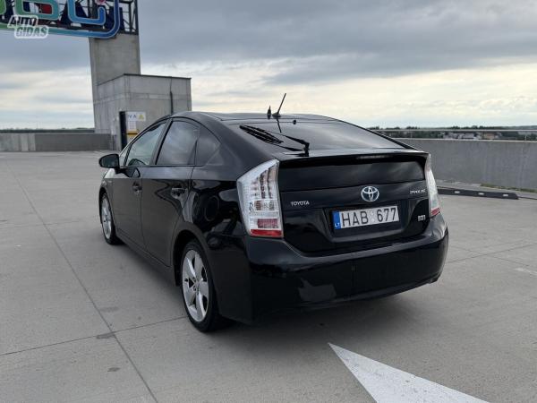 Toyota Prius 2010 Viļņa, ar dzinēja tilpumu 1.80 L un nobraukumu 305 tūkst. km par 4600 €, foto 5 vietnē AUTOMOTO.COM.LV