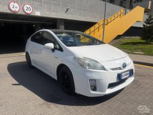 Toyota Prius 2010 Viļņa, ar dzinēja tilpumu 1.80 L un nobraukumu 490 tūkst. km par 3700 €, foto  vietnē AUTOMOTO.COM.LV