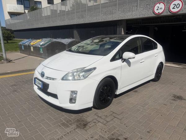 Toyota Prius 2010 Viļņa, ar dzinēja tilpumu 1.80 L un nobraukumu 490 tūkst. km par 3700 €, foto 2 vietnē AUTOMOTO.COM.LV