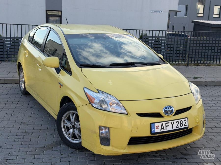 Toyota Prius 2010 in Vilnius, with an engine capacity of 1.80 L and mileage of 300 thousand km for 3200 €, photo 3 on AUTOMOTO.COM.LV