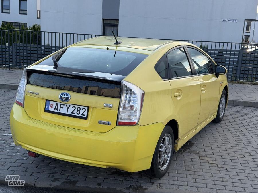Toyota Prius 2010 in Vilnius, with an engine capacity of 1.80 L and mileage of 300 thousand km for 3200 €, photo 8 on AUTOMOTO.COM.LV