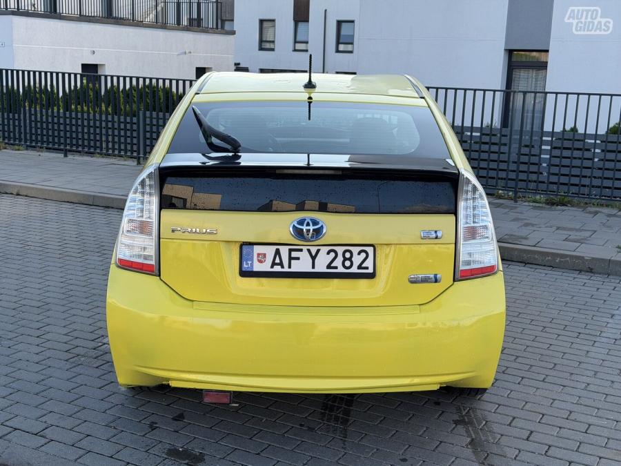 Toyota Prius 2010 in Vilnius, with an engine capacity of 1.80 L and mileage of 300 thousand km for 3200 €, photo 10 on AUTOMOTO.COM.LV