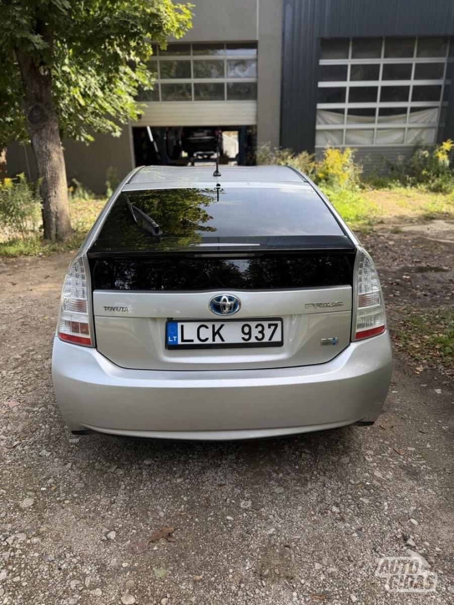 Toyota Prius 2010 in Vilnius, with an engine capacity of 1.80 L and mileage of 249 thousand km for 6800 €, photo 3 on AUTOMOTO.COM.LV