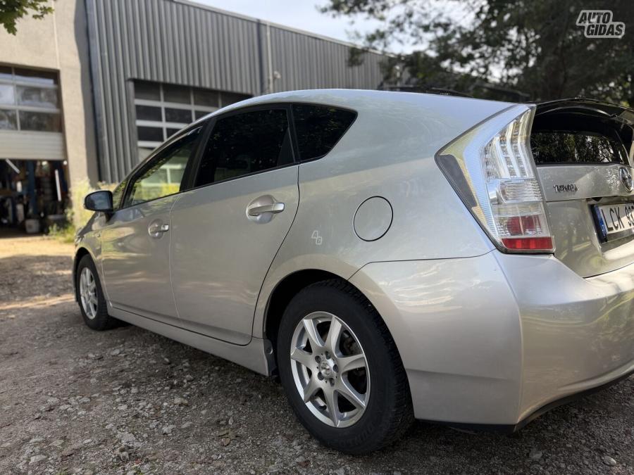 Toyota Prius 2010 in Vilnius, with an engine capacity of 1.80 L and mileage of 249 thousand km for 6800 €, photo 8 on AUTOMOTO.COM.LV