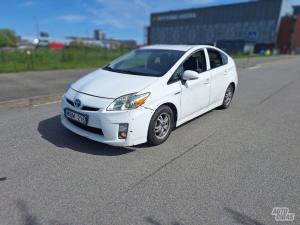Toyota Prius 2011 in Klaipeda, with an engine capacity of 1.80 L and mileage of 300 thousand km for 2100 €, photo  on AUTOMOTO.COM.LV