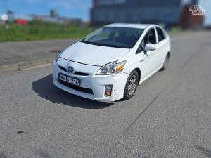 Toyota Prius 2011 in Klaipeda, with an engine capacity of 1.80 L and mileage of 300 thousand km for 2100 €, photo 3 on AUTOMOTO.COM.LV