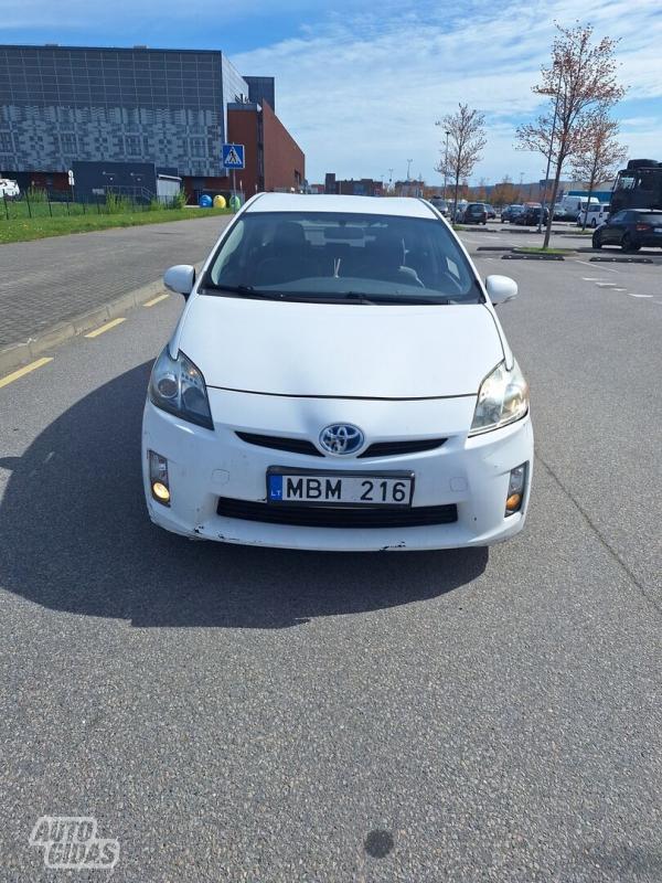 Toyota Prius 2011 in Klaipeda, with an engine capacity of 1.80 L and mileage of 300 thousand km for 2100 €, photo 3 on AUTOMOTO.COM.LV