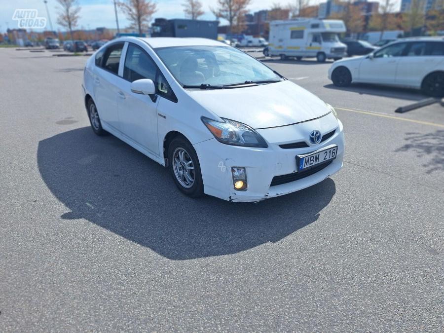 Toyota Prius 2011 in Klaipeda, with an engine capacity of 1.80 L and mileage of 300 thousand km for 2100 €, photo 5 on AUTOMOTO.COM.LV