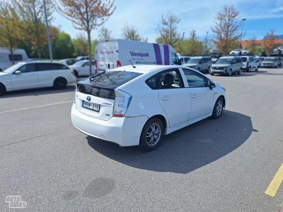 Toyota Prius 2011 in Klaipeda, with an engine capacity of 1.80 L and mileage of 300 thousand km for 2100 €, photo 8 on AUTOMOTO.COM.LV