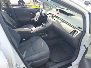 Toyota Prius 2011 in Klaipeda, with an engine capacity of 1.80 L and mileage of 300 thousand km for 2100 €, photo 14 on AUTOMOTO.COM.LV