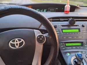 Toyota Prius 2011 in Klaipeda, with an engine capacity of 1.80 L and mileage of 300 thousand km for 2100 €, photo 17 on AUTOMOTO.COM.LV