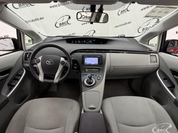 Toyota Prius 2011 in Vilnius on AUTOMOTO.COM.LV Toyota Prius 2011 in Vilnius, with an engine capacity of 1.80 L and mileage of 244 thousand km for 6500 €, photo 4 on AUTOMOTO.COM.LV