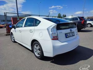 Toyota Prius 2012 in Vilnius, with an engine capacity of 1.80 L and mileage of 415 thousand km for 4900 €, photo 4 on AUTOMOTO.COM.LV