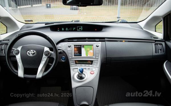 Toyota Prius 2012 Viljandi, ar dzinēja tilpumu 1.80 L un nobraukumu 181 tūkst. km par 5900 €, foto 10 vietnē AUTOMOTO.COM.LV